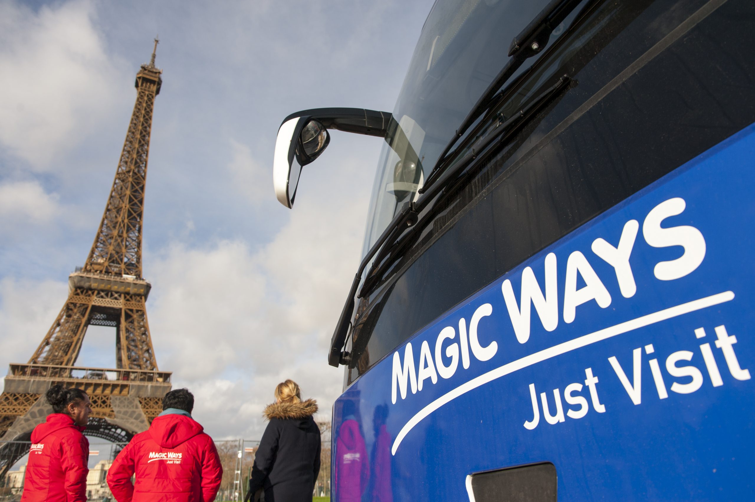 Visit Disneyland, Versailles and Paris - Magic Ways