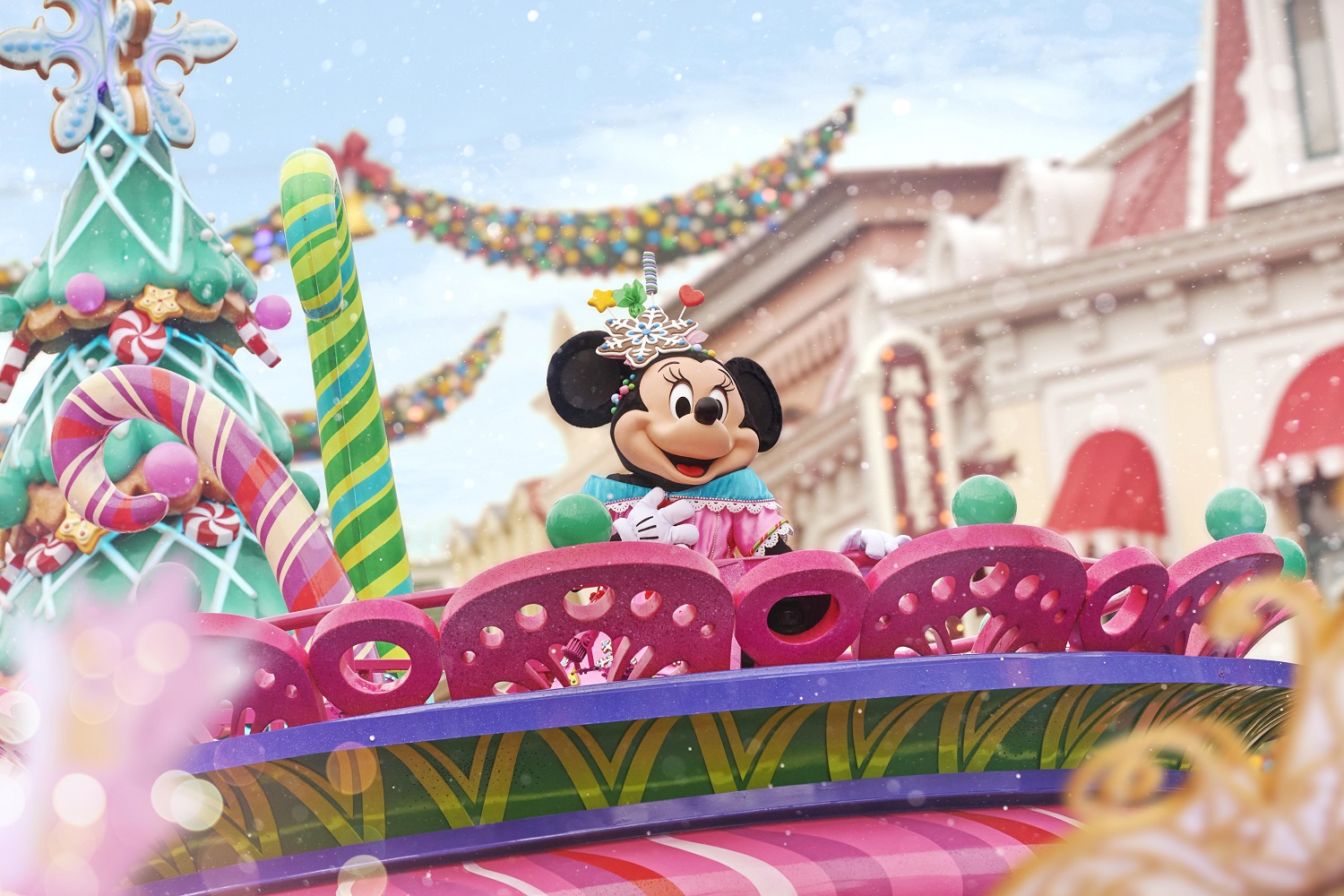 Disneyland® Paris Express Shuttle with Admission Ticket from Central ...
